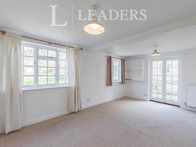 4 bedroom detached house to rent