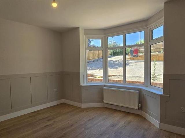 4 bedroom detached house to rent