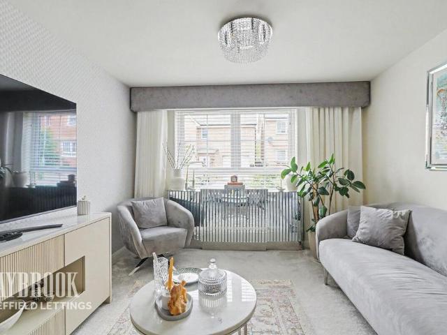 4 bedroom detached house to rent