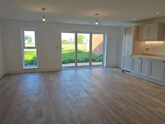 4 bedroom detached house to rent