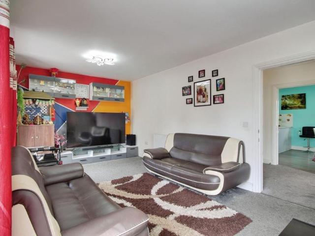 4 bedroom detached house to rent