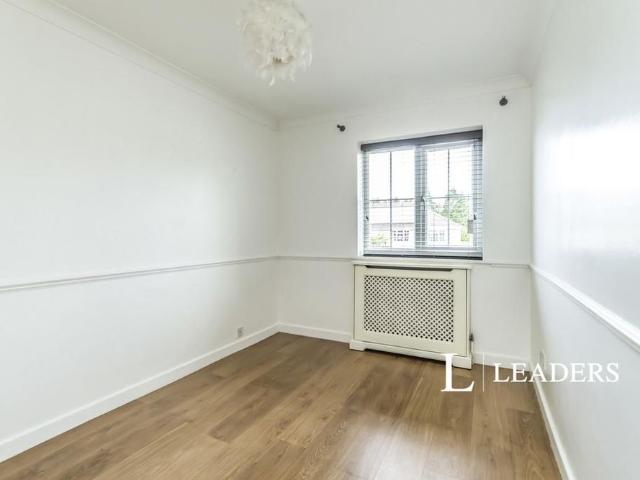 4 bedroom detached house to rent