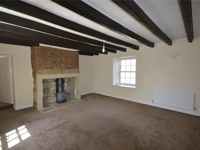 4 bedroom detached house to rent