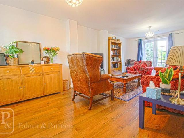 4 bedroom detached house to rent