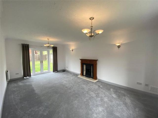 4 bedroom detached house to rent