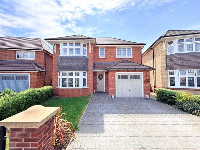 4 bedroom detached house to rent