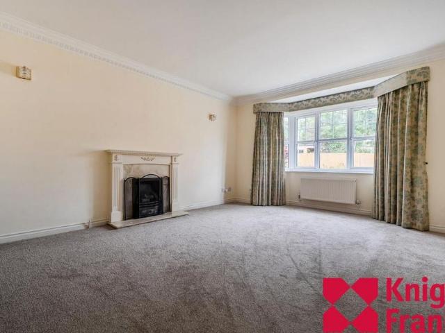 4 bedroom detached house to rent