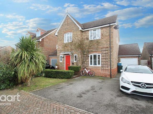 4 bedroom detached house to rent