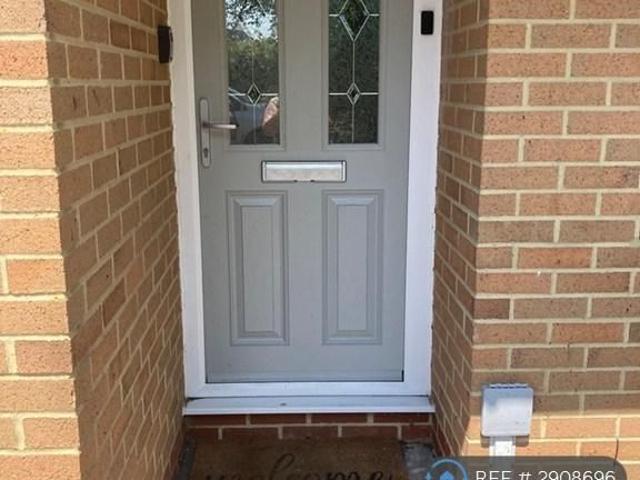 4 bedroom detached house to rent