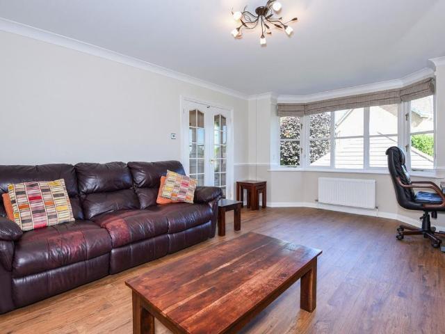 4 bedroom detached house to rent