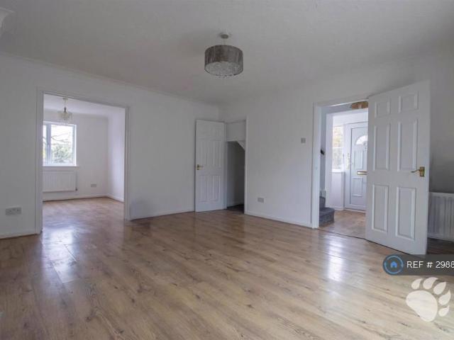 4 bedroom detached house to rent