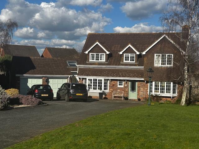 4 bedroom detached house to rent