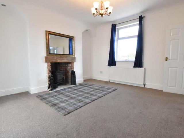 4 bedroom detached house to rent