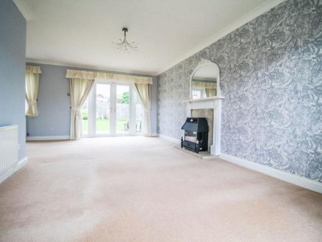 4 bedroom detached house to rent