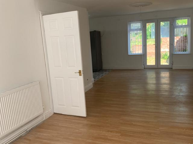 4 bedroom detached house to rent