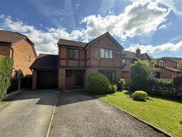 4 bedroom detached house to rent