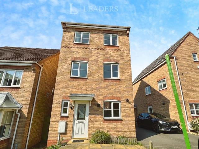4 bedroom detached house to rent