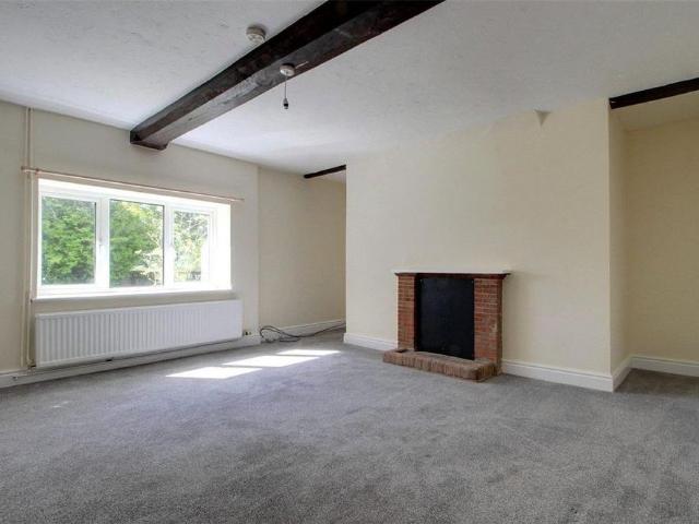 4 bedroom detached house to rent