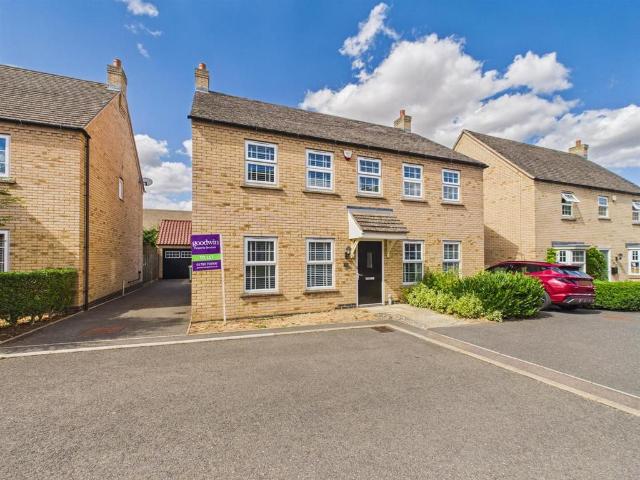 4 bedroom detached house to rent