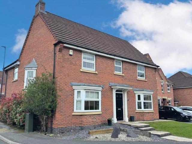 4 bedroom detached house to rent