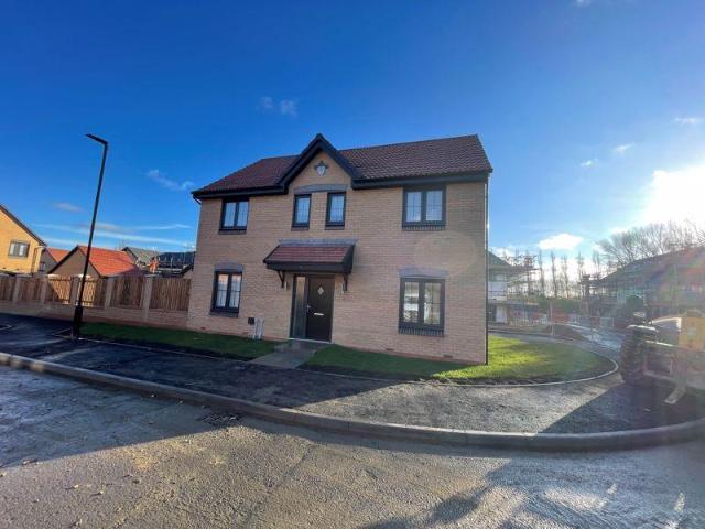 4 bedroom detached house to rent