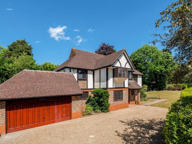4 bedroom detached house to rent