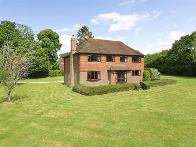 4 bedroom detached house to rent