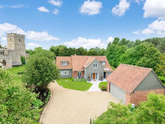 4 bedroom detached house to rent