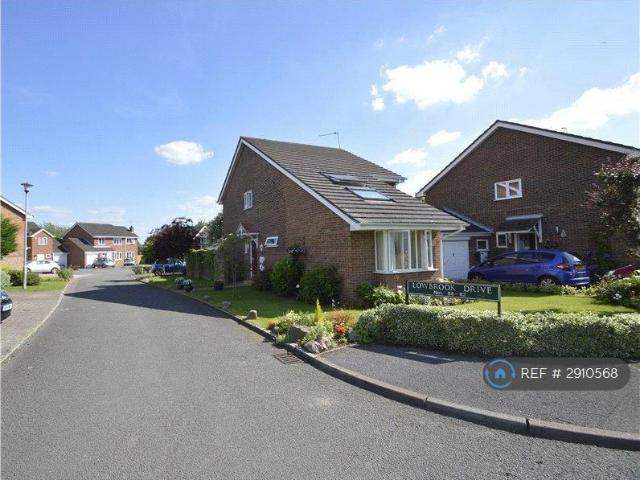4 bedroom detached house to rent