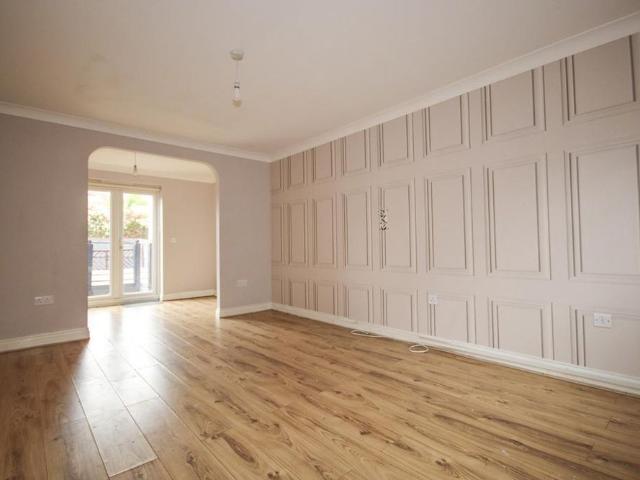 4 bedroom detached house to rent