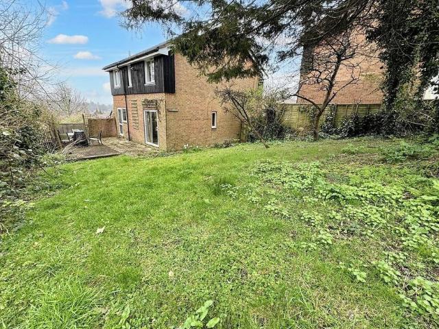 4 bedroom detached house to rent