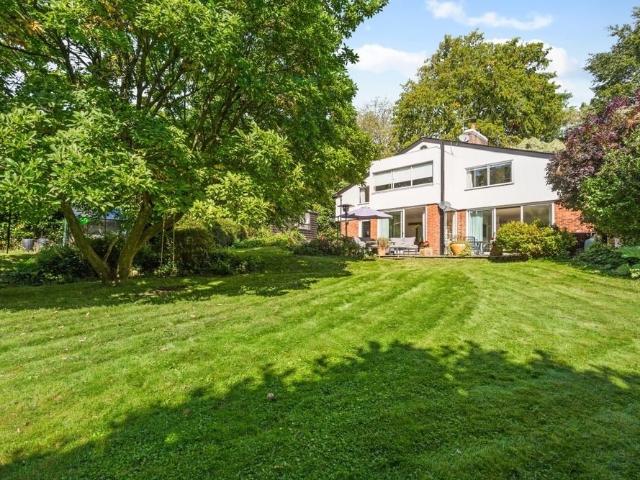 4 bedroom detached house to rent