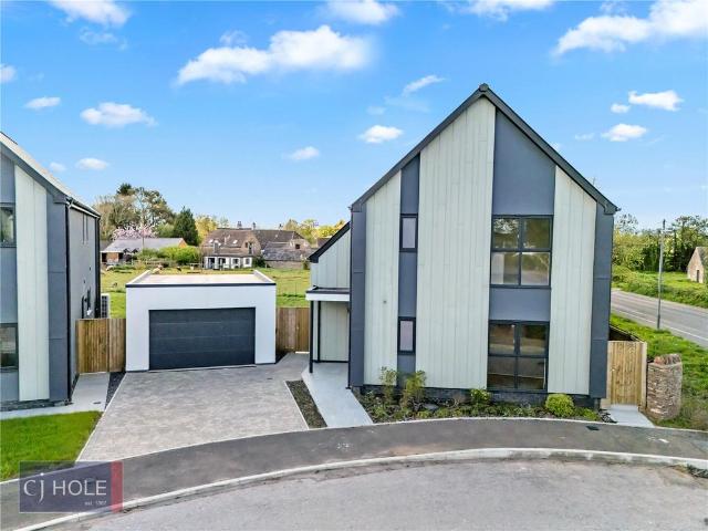 4 bedroom detached house to rent