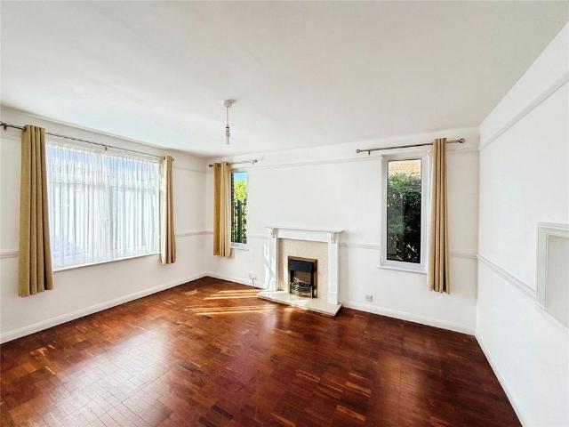 4 bedroom detached house to rent