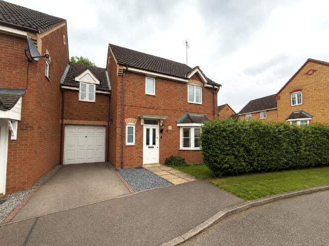 4 bedroom detached house to rent