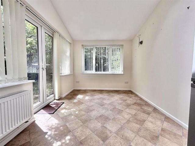 4 bedroom detached house to rent