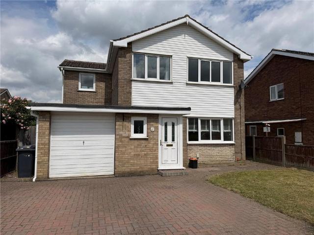 4 bedroom detached house to rent