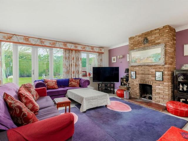 4 bedroom detached house to rent
