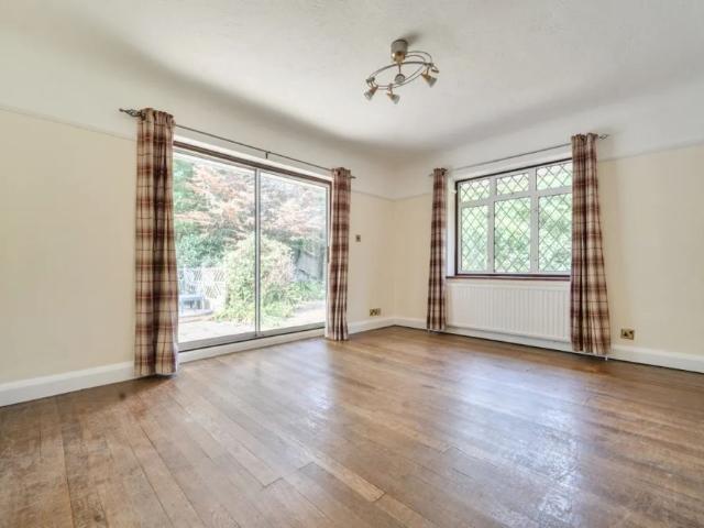 4 bedroom detached house to rent