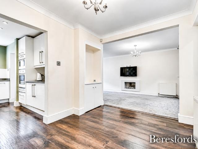 4 bedroom detached house to rent
