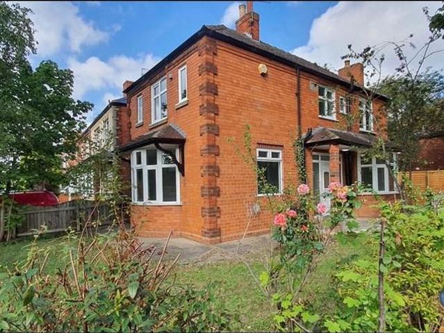4 bedroom detached house to rent