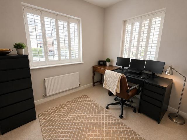 4 bedroom detached house to rent