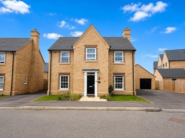 4 bedroom detached house to rent