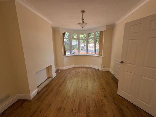4 bedroom detached house to rent