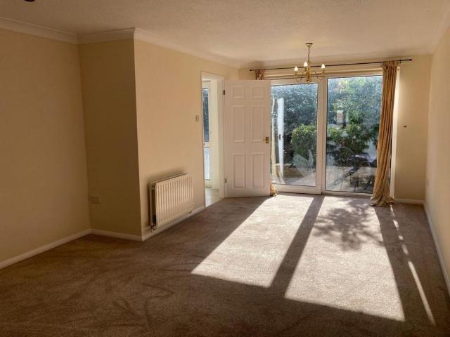4 bedroom detached house to rent