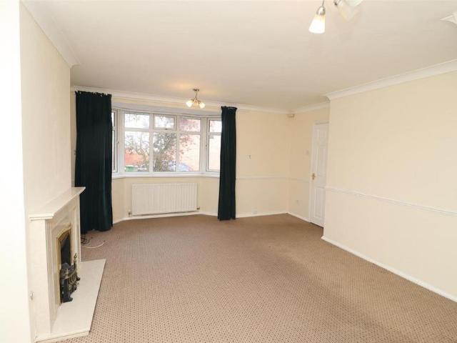 4 bedroom detached house to rent