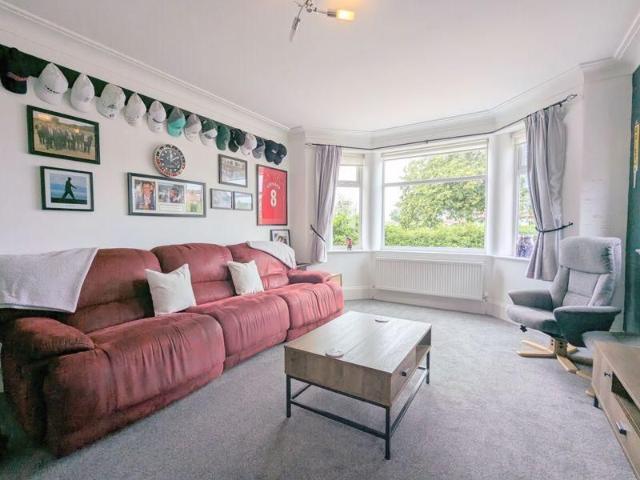 4 bedroom detached house to rent