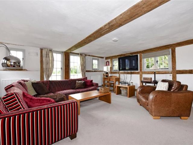 4 bedroom detached house to rent