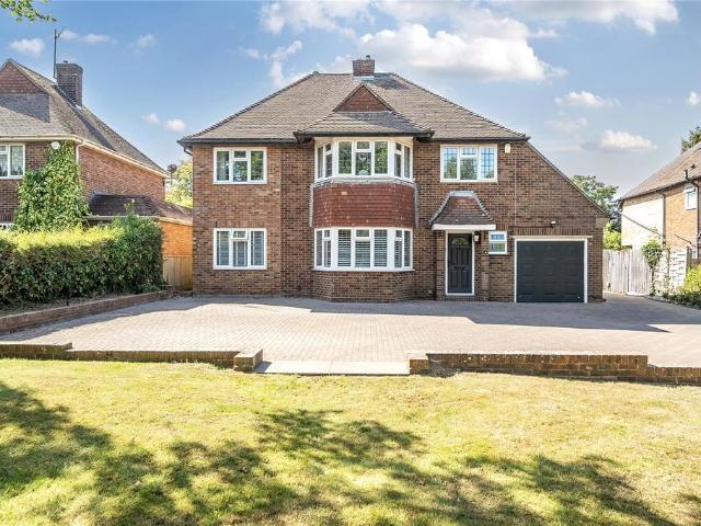 4 bedroom detached house to rent