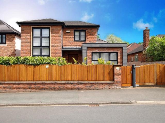 4 bedroom detached house to rent